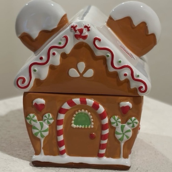 Disney | Holiday | Disney Mickey Mouse Christmas Gingerbread House ...
